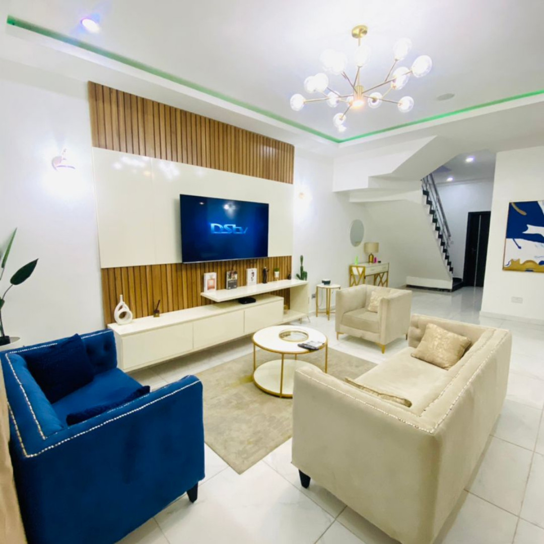 Classy 4-bedroom apartment | Chevron, Lekki - Lekki